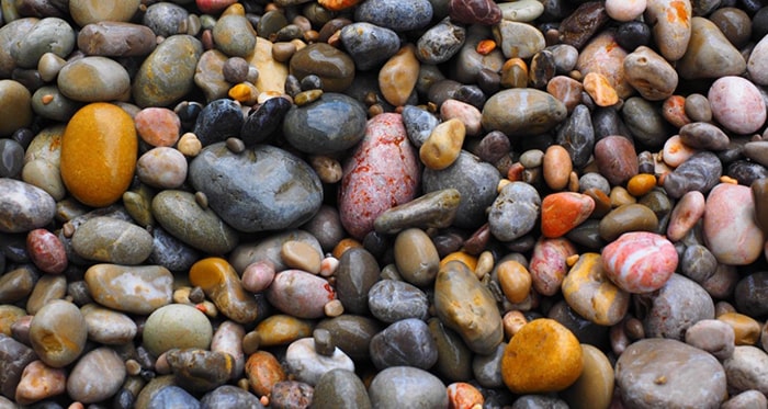 Đọc hiểu Những viên đá lẻ - Mẹ dặn con những giọng cười đi mượn đọc hiểu